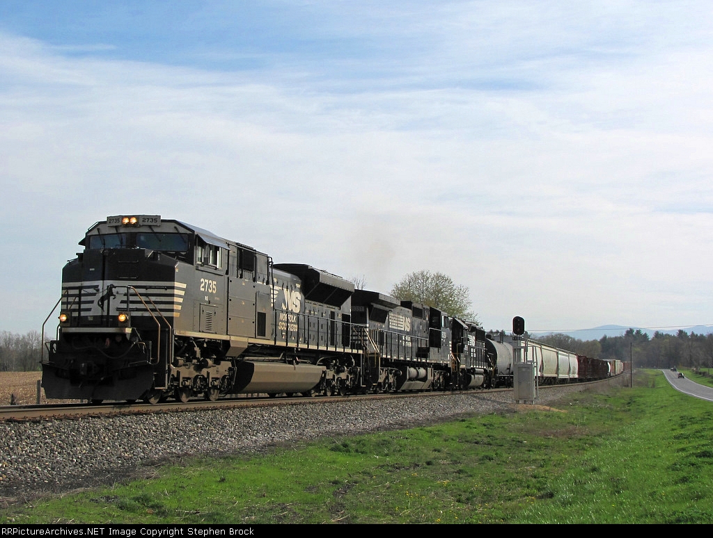 The SB V91 coming up a grade